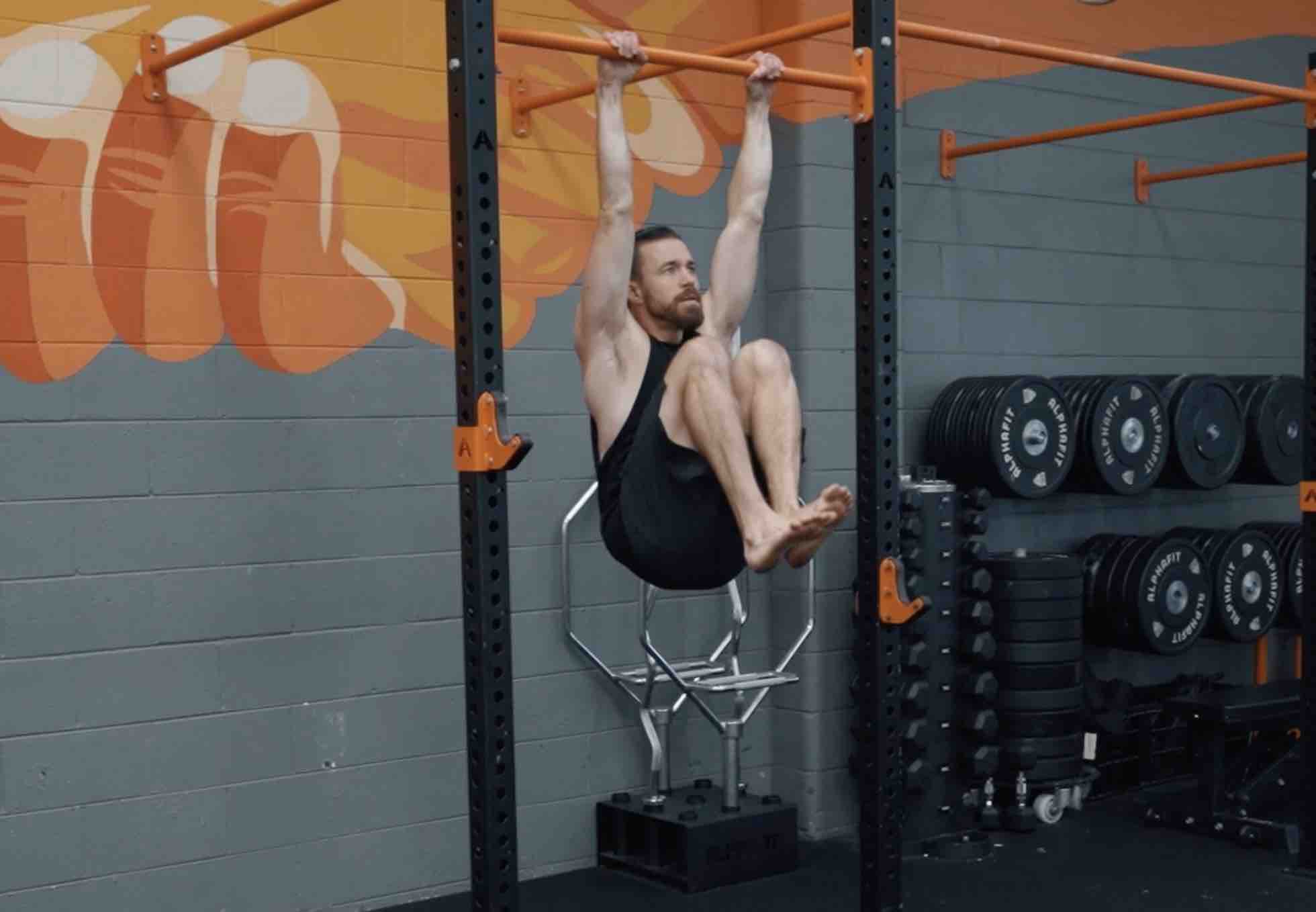 Learn hanging leg raises in 5 easy steps